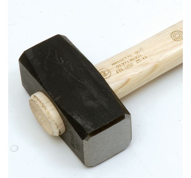 Massette angles abattus emmanchement conique manche bois | Manutan ...