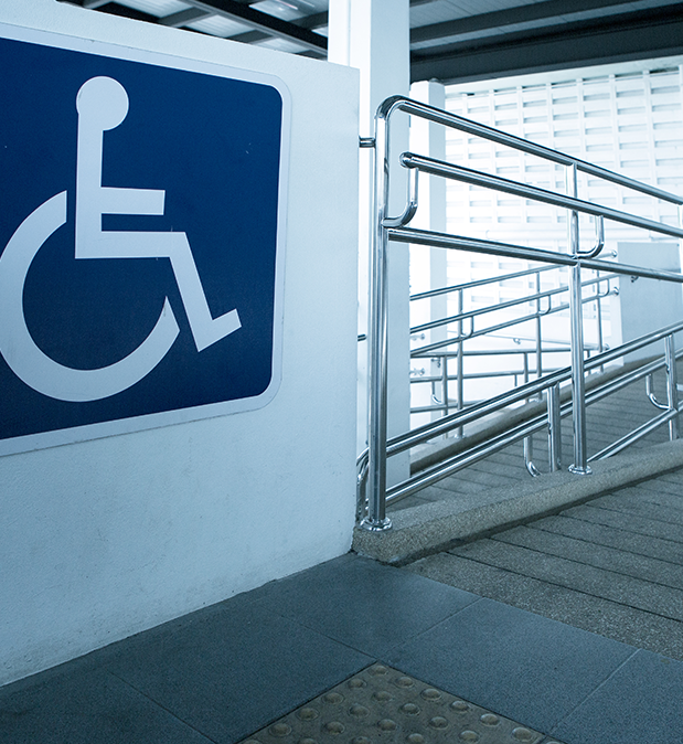 Rampe d’accès PMR : pour une collectivité accessible à tous | Manutan ...